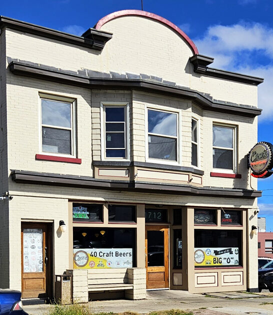 wings unassuming pub wisconsin ftr