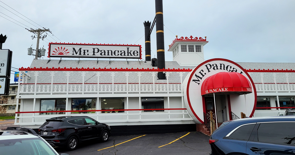 The Blueberry Pancakes At This Restaurant In Wisconsin Are So Good ...