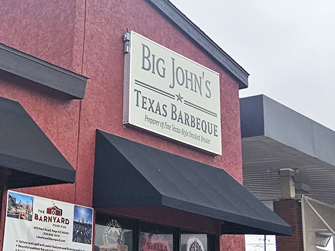 Another Texas star stands guard, because one lone star just isn't enough when you're this serious about barbecue.