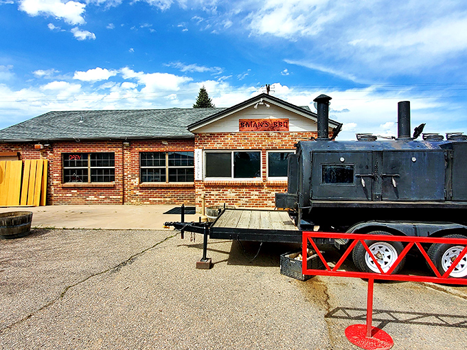 The plain brick exterior of B-Man’s BBQ might not turn heads, but that smoker out front signals one thing—life-changing brisket inside.