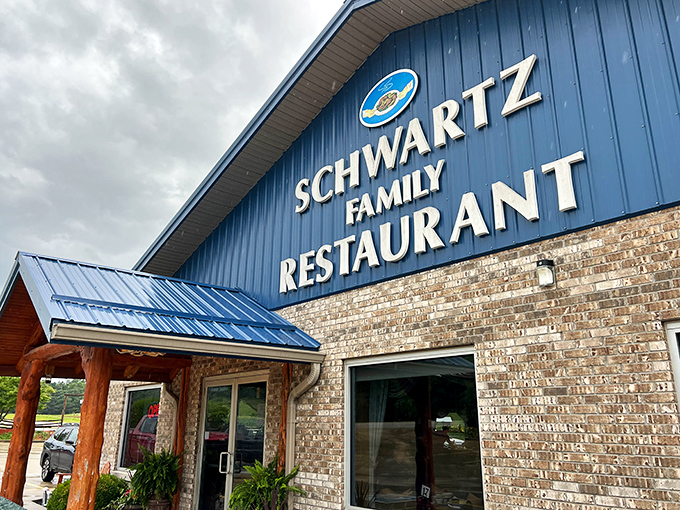 The blue-roofed beacon of comfort food stands proudly in Eckerty, where hungry travelers find their culinary North Star.