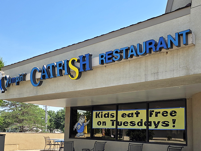 The blue and yellow sign beckons like a lighthouse for the seafood-starved Midwesterner. Kids eat free on Tuesdays? That's not just dinner&mdash;that's strategic family economics!
