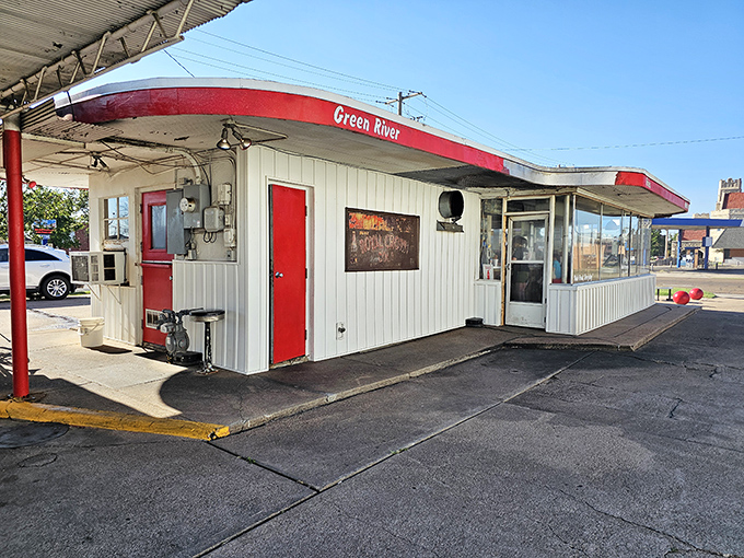 Burger paradise isn’t in Oz—it’s in Hutchinson. This time capsule of Americana has been serving up nostalgia since the Truman administration.
