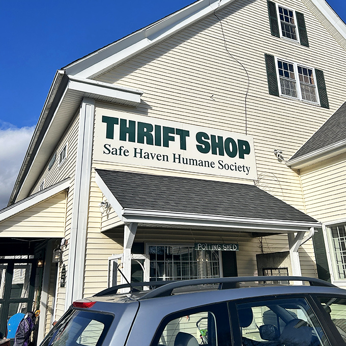 The barn-style building welcomes treasure hunters with that classic Maine charm that says "come spend your afternoon here." 