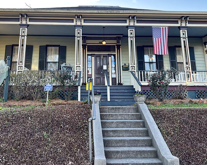 The historic facade of Walnut Hills welcomes hungry visitors up these steps to Mississippi's fried chicken paradise in Vicksburg.