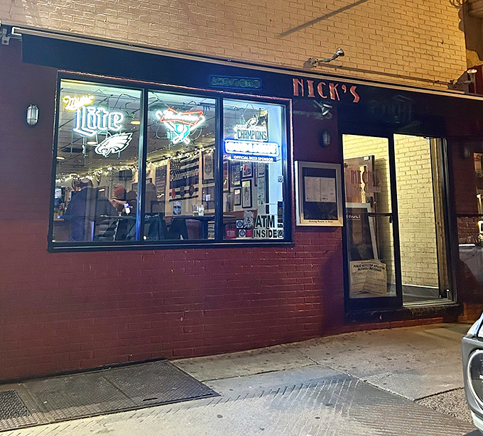 Nick's red brick fa&ccedil;ade welcomes you like an old friend, with neon signs promising good times and better food inside.