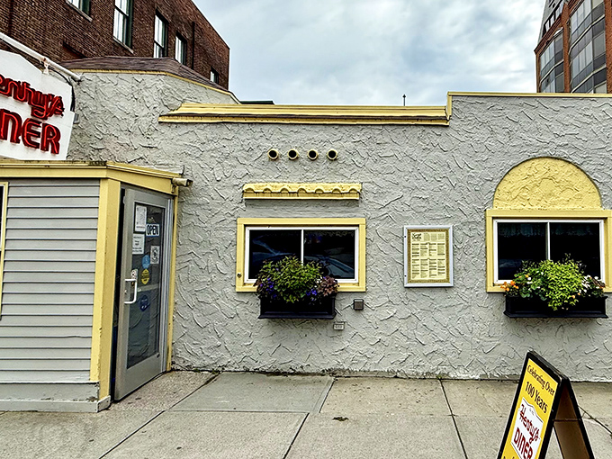 Behind this humble façade, Henry’s Diner has been fueling Burlington mornings for decades. No flashing lights needed—just legendary breakfasts worth the drive.
