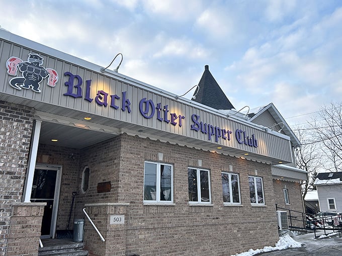 Winter can't dampen the warm welcome of this Wisconsin institution, where the snow outside only makes the promise of that sizzling prime rib more enticing.