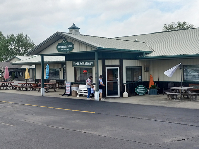 The distinctive green-trimmed facade of Knepp's has become a beacon for hungry travelers. One glance at that "OPEN" sign triggers Pavlovian responses in regular visitors.