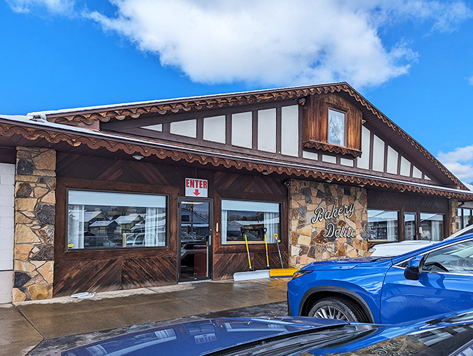 With its chalet-style facade and cozy glow, Bakery Delite looks like a sweet escape baked into Pennsylvania’s heart.
