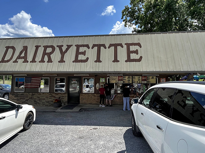 This corner spot has been making Mt. Ida tastier one burger at a time &ndash; pure Americana at its finest.