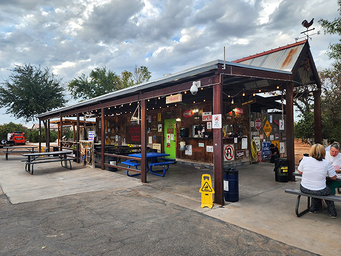 More rustic charm than a barn dance, with string lights that promise good times ahead.