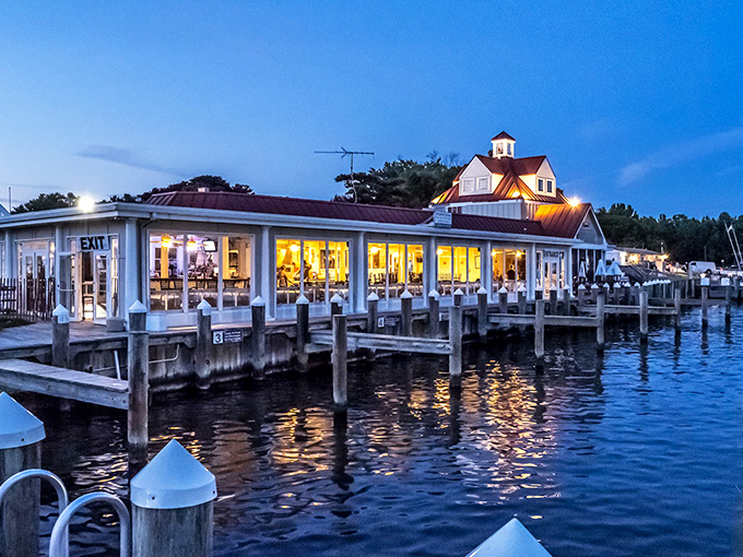 Twilight transforms Kentmorr into a waterfront wonderland, where dinner with a view isn't just a promise&mdash;it's the main attraction.