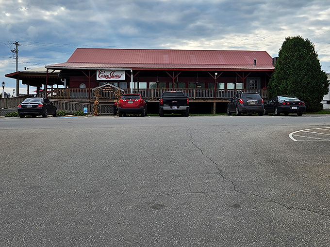 The unassuming exterior of Casey Jones' Restaurant hides culinary treasures within, like finding a Michelin star chef cooking in your neighbor's garage.
