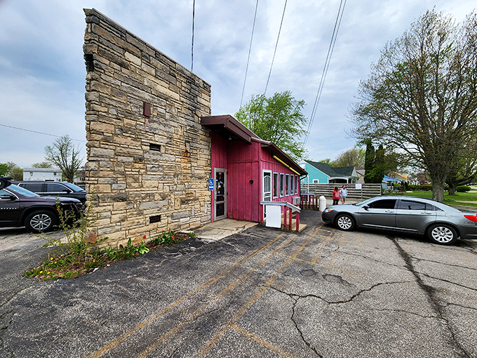 The stone facade and bright pink exterior of Porky's isn't trying to impress Instagram&mdash;it's too busy perfecting patty melts that will haunt your dreams.