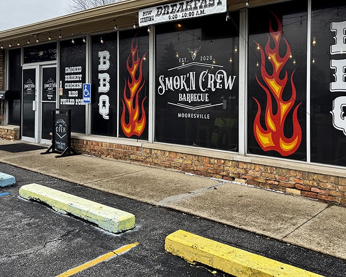 The flames on Smok'N Crew's storefront aren't just decoration&mdash;they're a warning to your taste buds that something seriously delicious is about to happen.