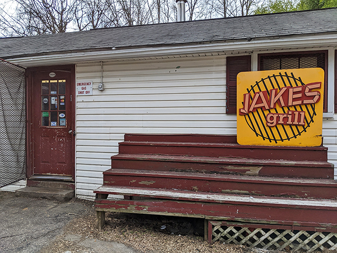 The unassuming exterior of Jake's Grill proves once again that in barbecue, as in life, you should never judge a book by its cover.