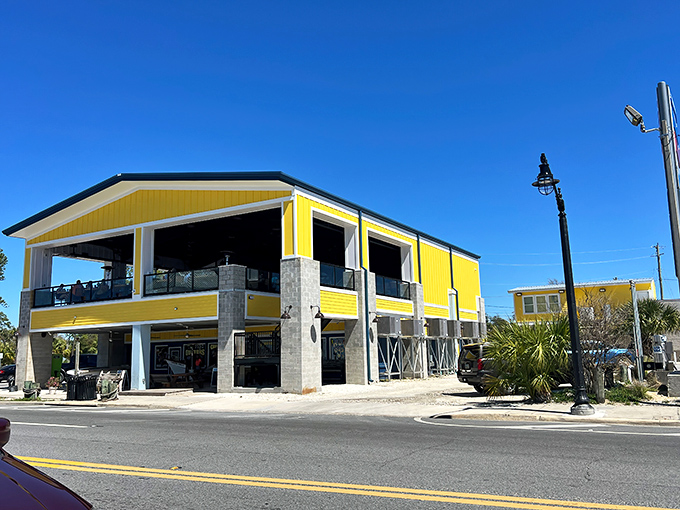 From another angle, Hunt's cheerful fa&ccedil;ade stands out like a golden promise of the treasures that await inside&mdash;no treasure map needed.