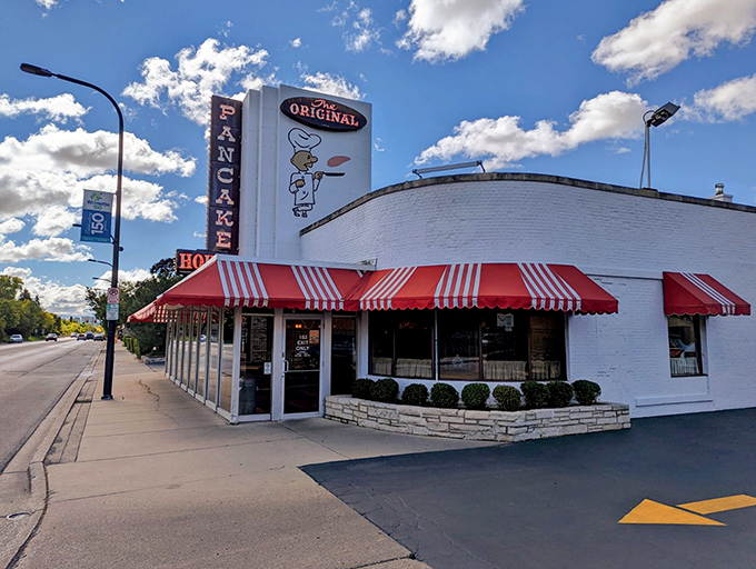 That iconic white building with red-and-white awnings isn't just a restaurant&mdash;it's a morning landmark that's been beckoning hungry North Shore residents for generations.
