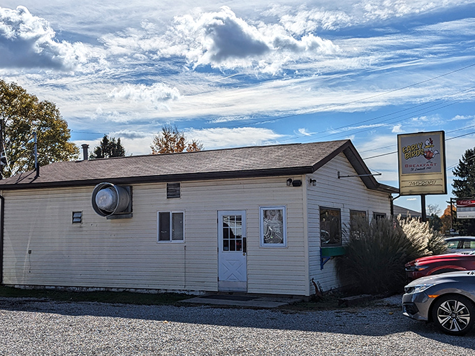 The unassuming white building might not scream "culinary destination," but locals know this humble exterior hides breakfast treasures worth setting your alarm for.