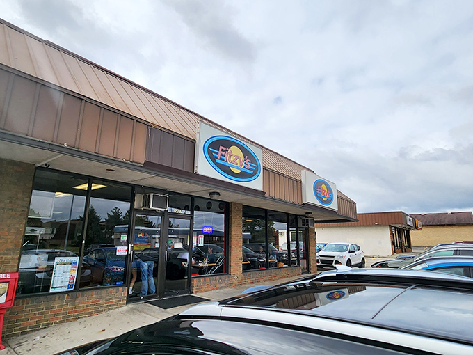 Another angle of diner paradise. That blue oval sign has become a beacon for hungry Columbus residents seeking refuge from chain restaurant mediocrity.