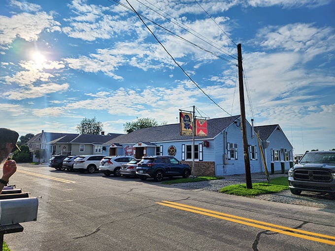 The unassuming exterior of Sambo's Tavern belies the seafood magic happening inside, where Delaware's best crab cakes await hungry visitors.