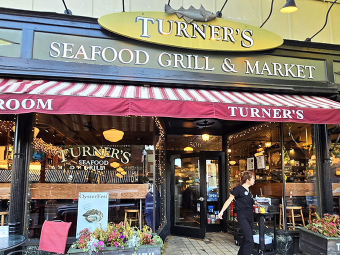 That red and white striped awning isn't just decoration &ndash; it's a beacon calling you home to serious seafood.