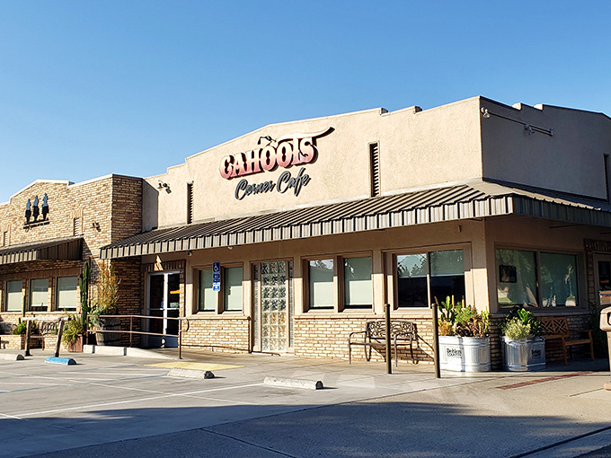 The unassuming exterior of Cahoots Corner Cafe stands like a beacon of breakfast hope in Oakdale, promising culinary treasures within its modest walls.
