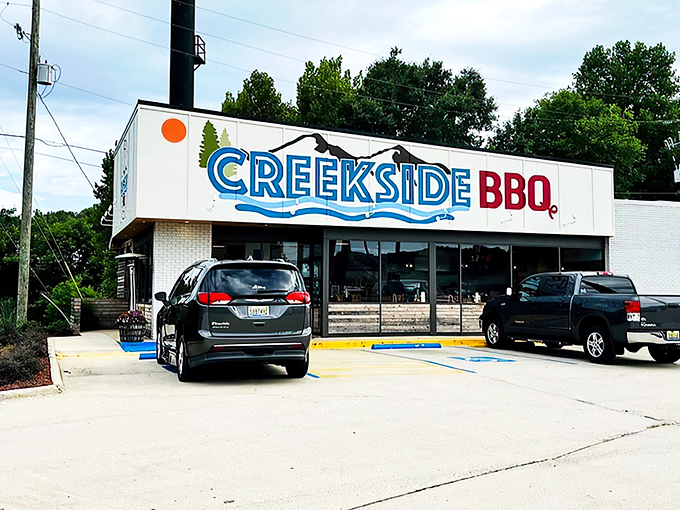 Blue skies and barbecue&mdash;a pairing as natural as peanut butter and jelly. Creekside's welcoming storefront promises smoky delights within.