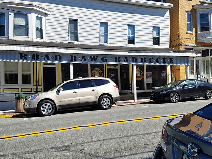 The unassuming storefront of Road Hawg BBQ stands proudly on Dillsburg's main street, a beacon of smoky goodness in small-town Pennsylvania.