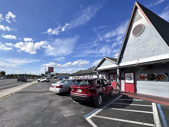 Under Florida's brilliant blue skies, this retro landmark stands ready to transport you back to simpler times&mdash;one hearty meal at a time.