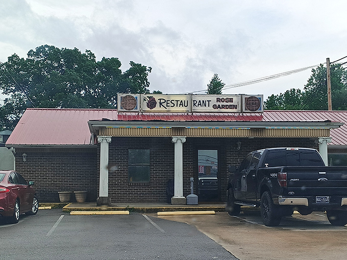 The unassuming brick exterior of Rose Garden Restaurant proves once again that culinary treasures often hide behind the most modest facades.