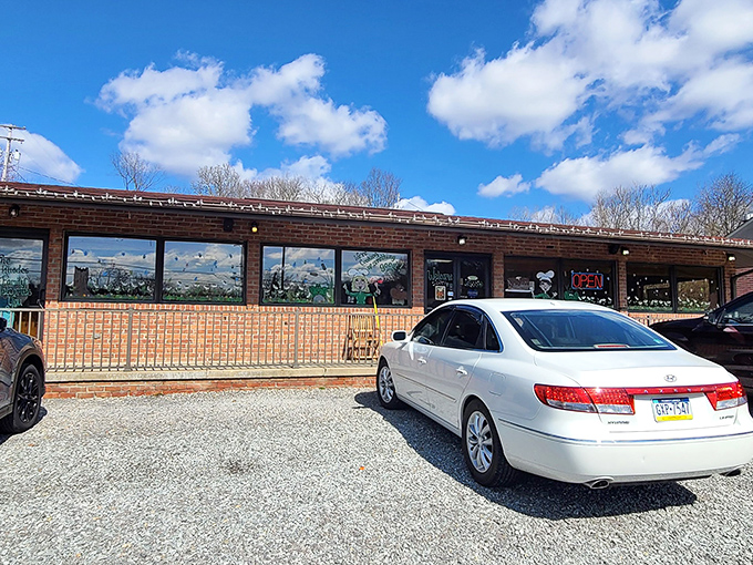 The unassuming brick exterior with hanging ferns might not scream "food destination," but locals know this modest fa&ccedil;ade hides breakfast treasures worth seeking out.