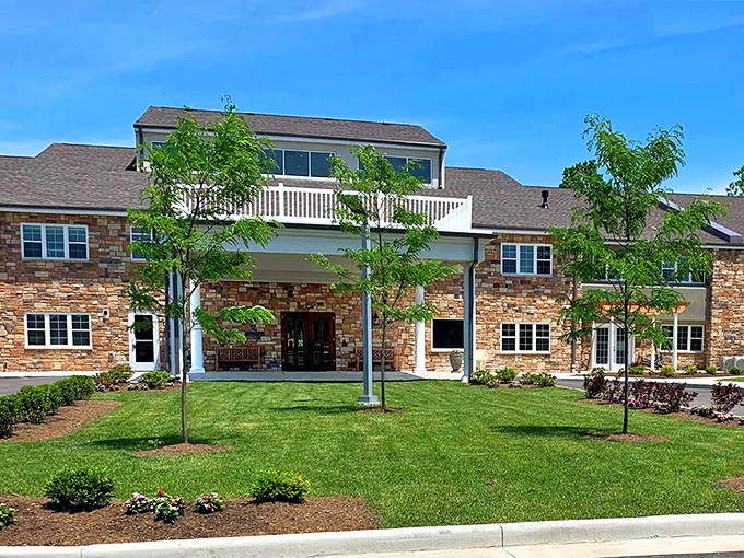 The stone facade of Sycamore Reserve gives off serious "upscale resort" vibes rather than "place where your grandparents live." Retirement never looked so good.