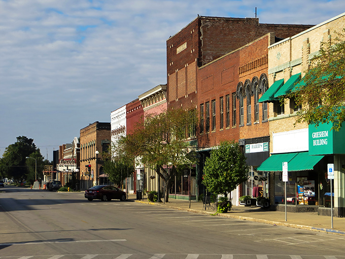 Brick buildings with character to spare line Lincoln's main street, where modern life moves at a refreshingly unhurried, pre-smartphone pace.