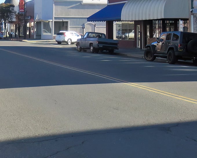 Main Street simplicity at its finest. Red Bluff's downtown invites you to slow down and remember when shopping wasn't a competitive sport.