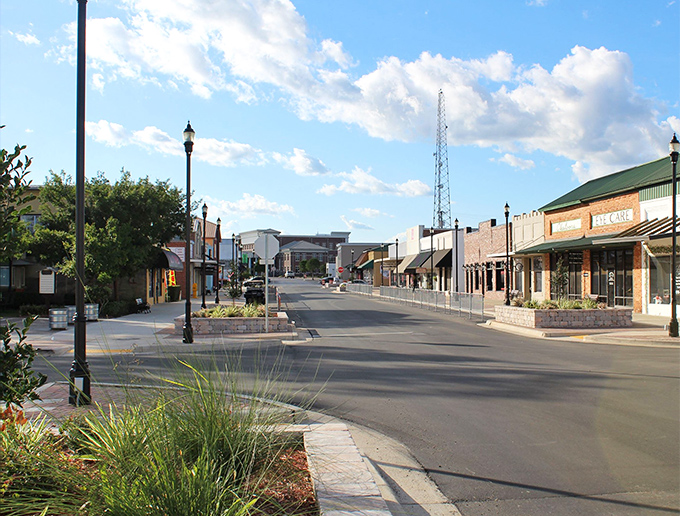 Downtown Crestview offers that perfect small-town main street vibe &ndash; where parking spots are plentiful and nobody's in a hurry to take yours.