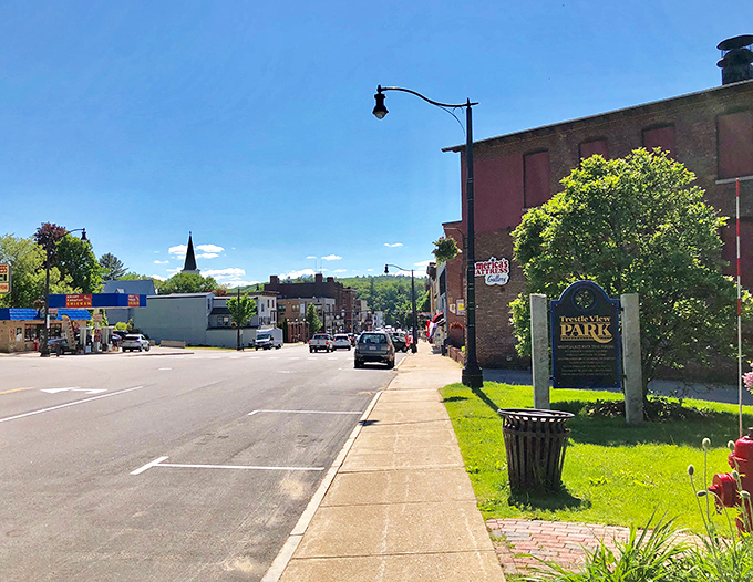 Franklin's main street welcomes you with small-town charm and big-sky views. Where New Hampshire's affordability meets postcard-perfect scenery.