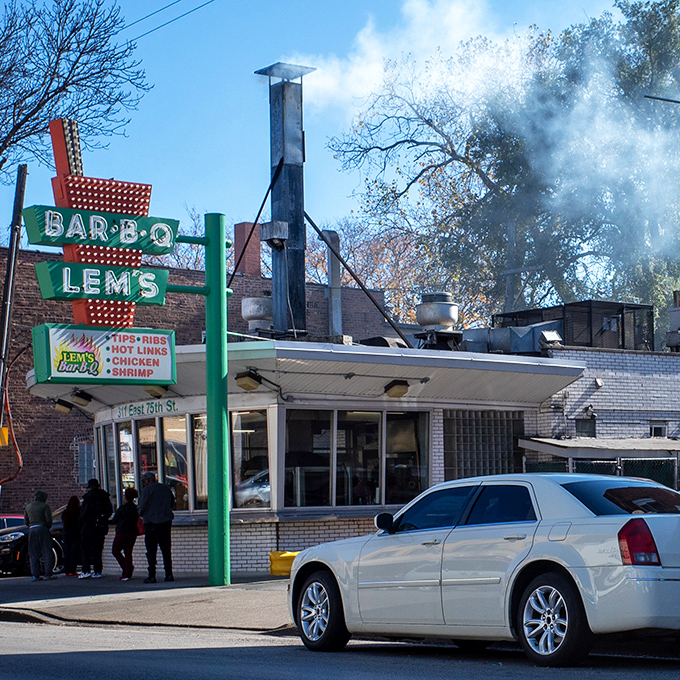 That green and red marquee still lights the way for anyone chasing true Chicago barbecue. One whiff of that smoke, and resistance is futile.
