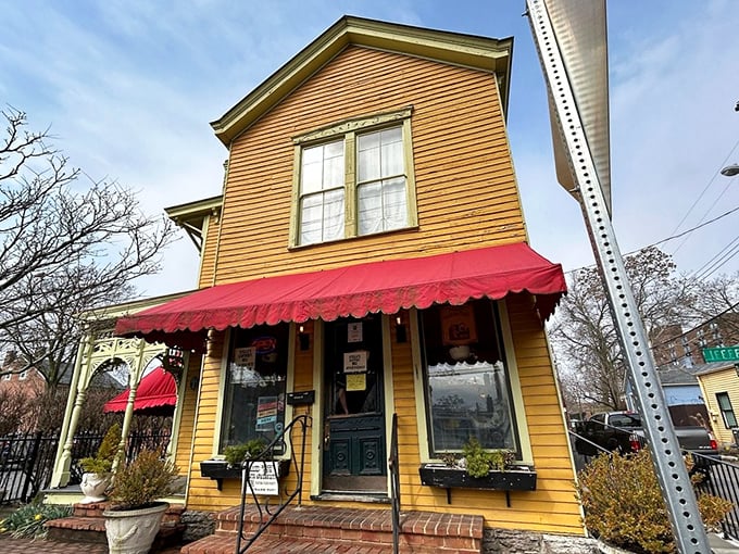 Like finding a golden ticket to Wonka's factory, Stella's cheerful exterior promises delicious adventures within. Those brick steps have launched thousands of satisfied food journeys.