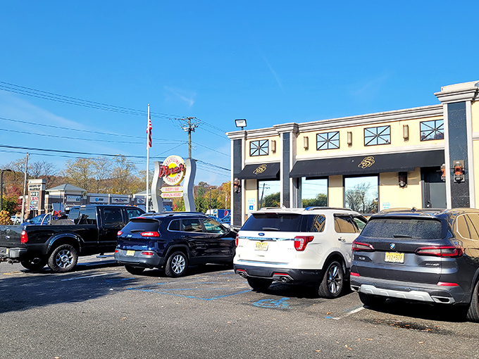 The architectural equivalent of "come on in and stay awhile." Stateline Diner's welcoming facade glows with promise at the New Jersey-New York border.
