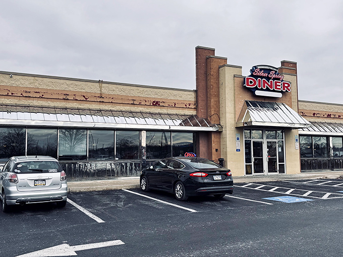 The Silver Spring Diner stands like a beacon of comfort food hope along the Mechanicsburg roadside, promising delicious refuge from hunger and highway alike.