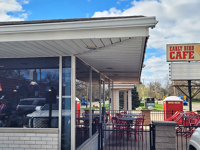 The unassuming exterior of Early Bird Cafe promises no frills, just honest-to-goodness breakfast magic waiting inside.