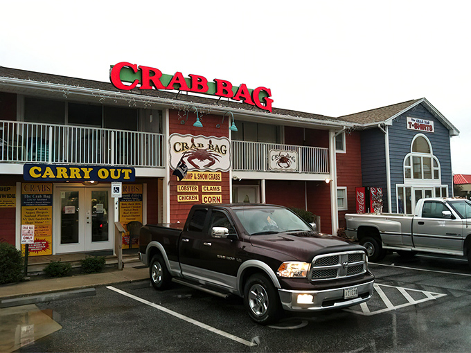 Look at this place &ndash; it's like finding a seafood treasure chest disguised as your favorite neighborhood hangout.