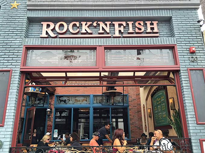 That moment when you spot the sign and know good things are about to happen to your taste buds. Manhattan Beach's favorite seafood spot beckons.