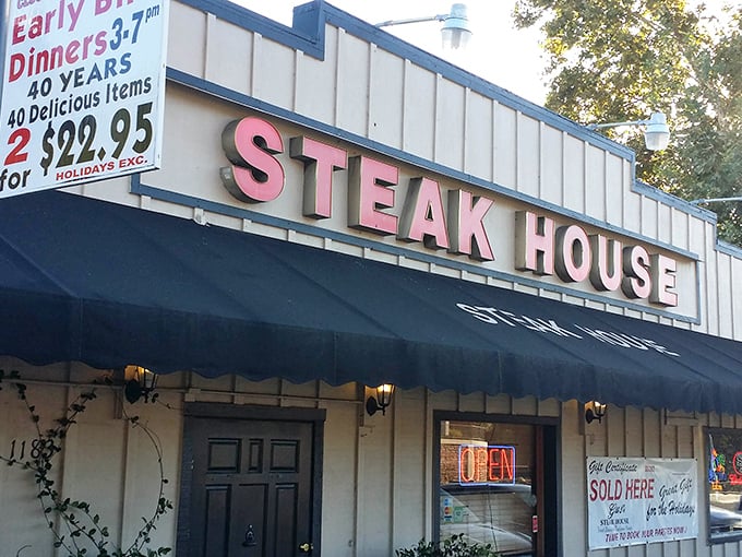 The unassuming exterior of Gus's Steakhouse proves once again that the best culinary treasures often hide behind the simplest facades.