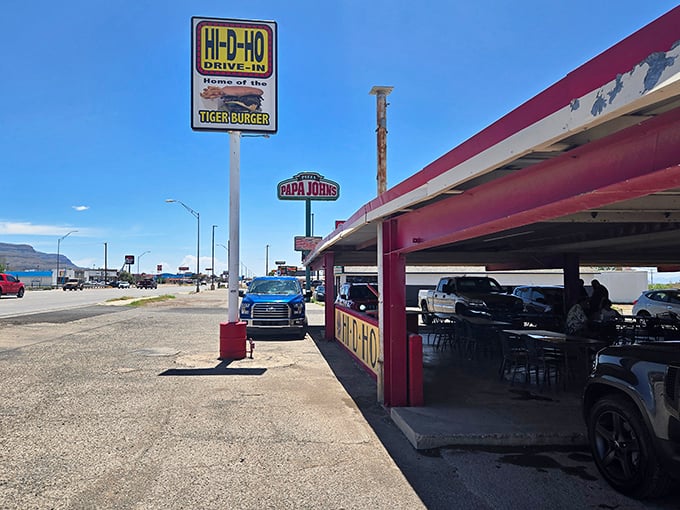 The iconic Hi-D-Ho sign stands tall against the New Mexico sky, promising Tigerburger bliss to all who approach.