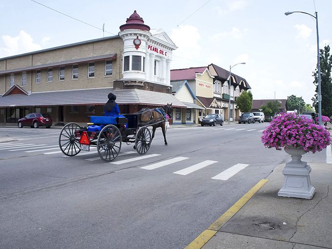 Where horse-drawn buggies aren&rsquo;t historical displays but part of the town&rsquo;s daily rhythm, and locals move at a pace that turns everyday life into a living postcard of small-town simplicity.