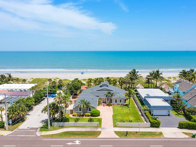 Pristine turquoise waters meet powdery white sand &ndash; Vero Beach's coastline is Florida's best-kept secret.