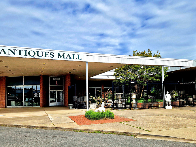The unassuming exterior of West End Antiques Mall hides a universe of treasures within, like finding Narnia in a wardrobe but with better furniture options.